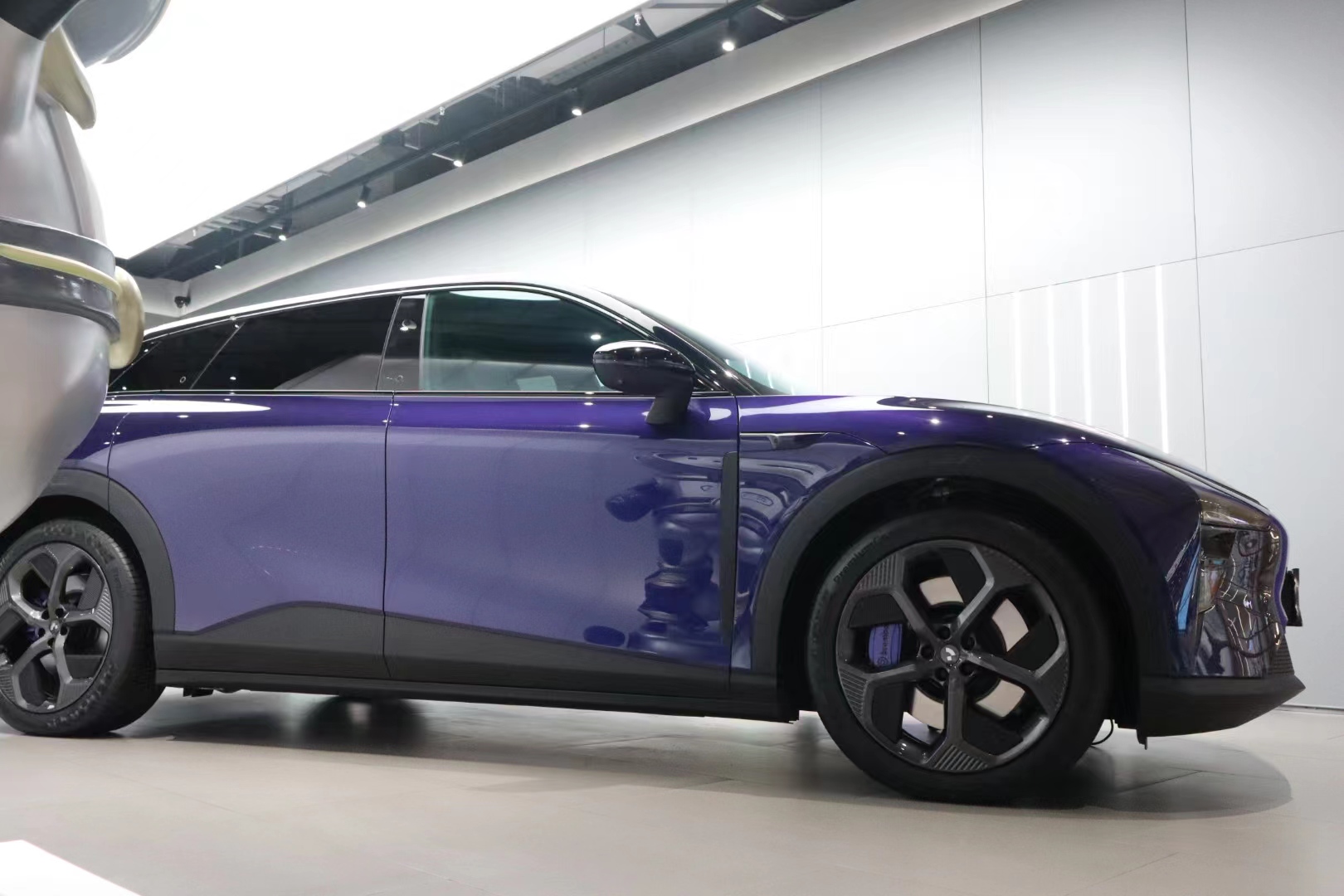 SEA浩瀚架构打造，最大的亮点不止智能化？到店实拍集度ROBO—01